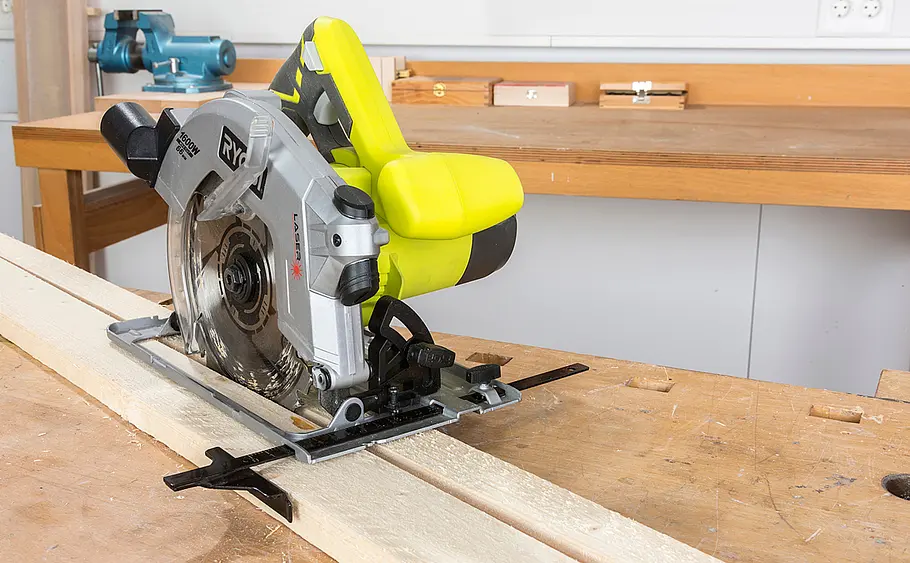Bilderrahmen selber machen | selbst.de
